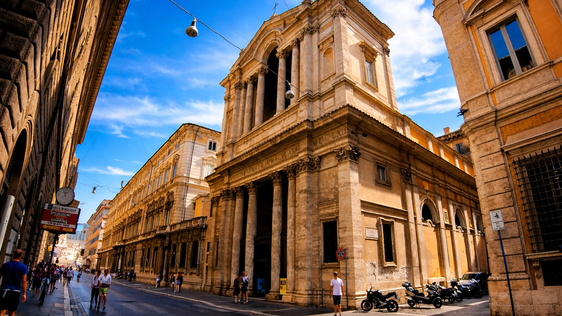 Descubre la emblemática Via del Corso de Roma