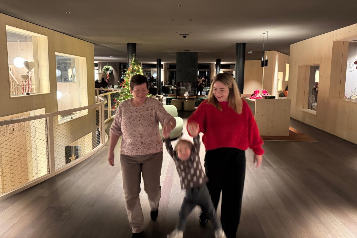 Verreisen mit der Oma: So wird der Drei-Generationen-Urlaub ganz entspannt