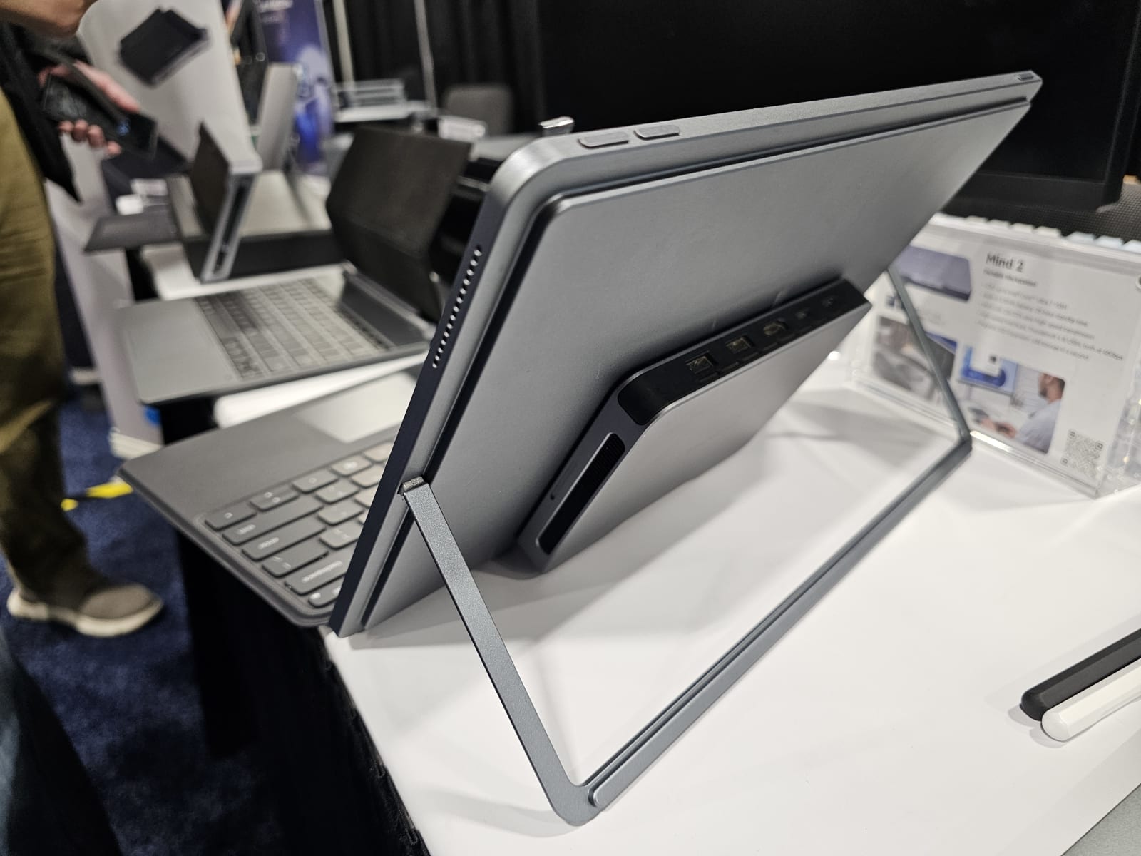 Khadas takes on Microsoft Surface with a mini PC-powered tablet