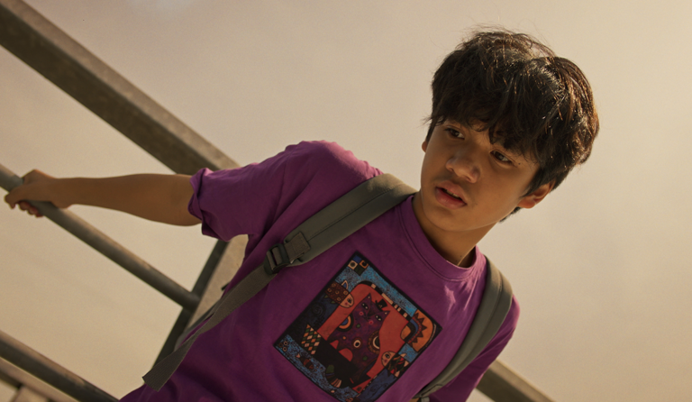 Kiều Minh Tuấn hoá nghệ sĩ xiếc khắc khổ trong Con kể ba nghe