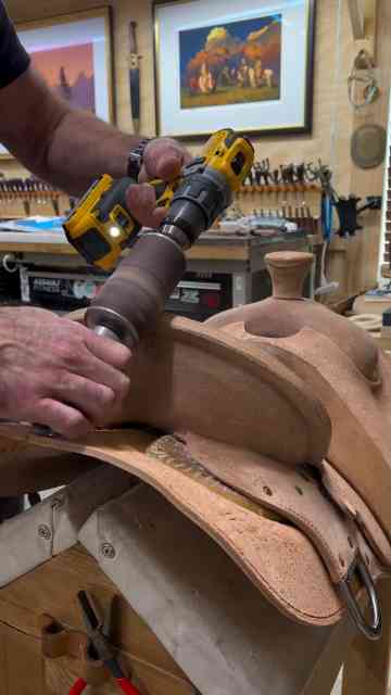 Using hoof buffers for precision leather finishing