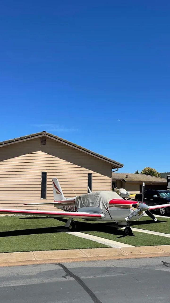 Interesting facts: येथील प्रत्‍येक घरात आहे विमान!