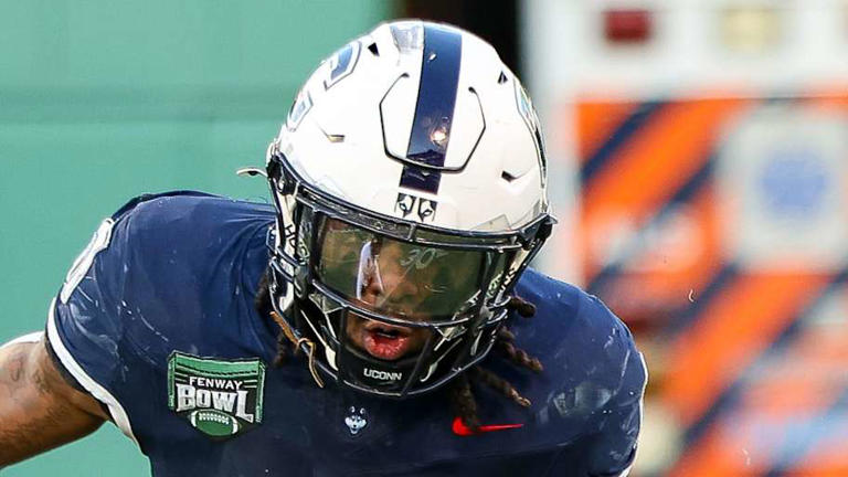 Highly productive transfer portal RB from UConn to visit MSU