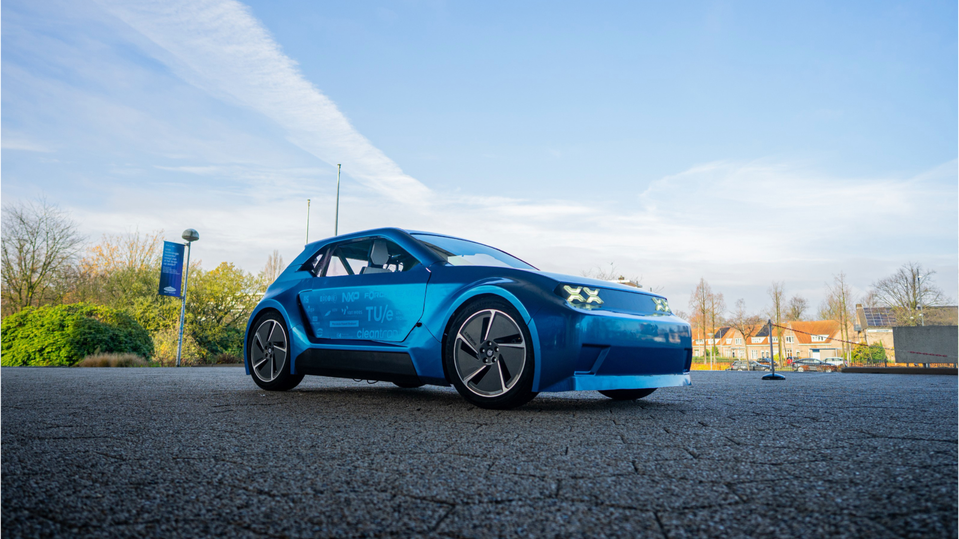 That'll teach Tesla! Students build futuristic electric car 'anyone can ...