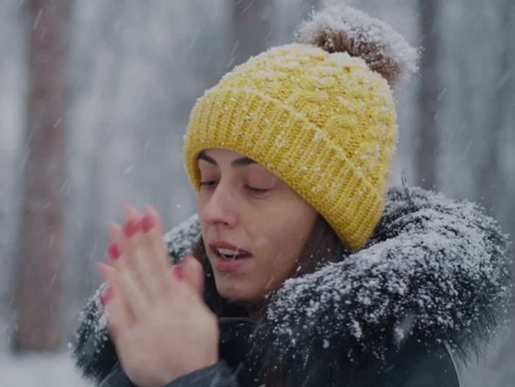 Do women really feel the cold more? Myths about cold weather explained