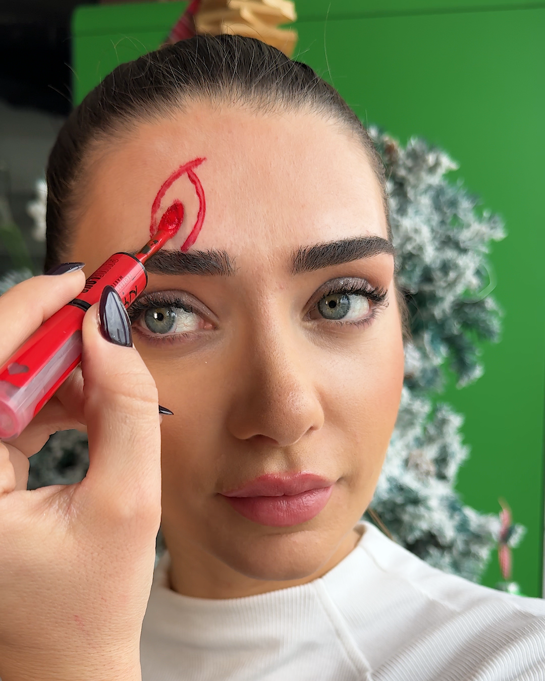 Extra festive Christmas makeup ideas🎅