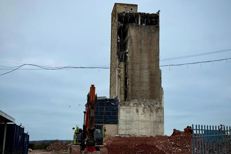 Demolition starts on doomed tower at former Wilson's flour mill
