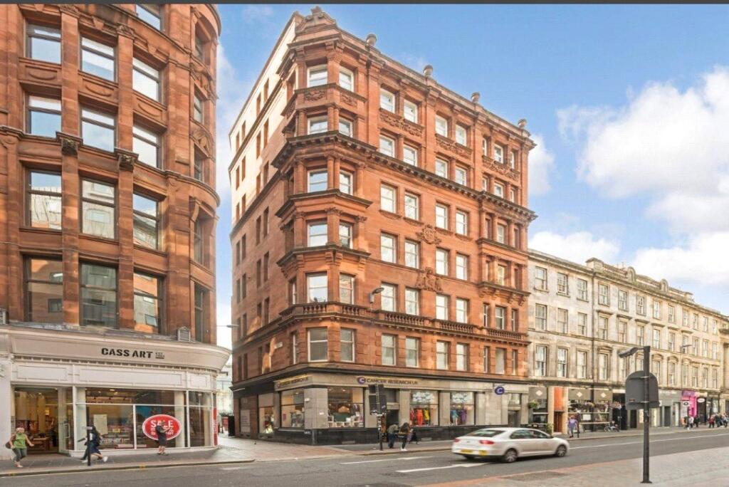 For sale: 'Elegant' red sandstone 2-bedroom city centre flat on Queen ...