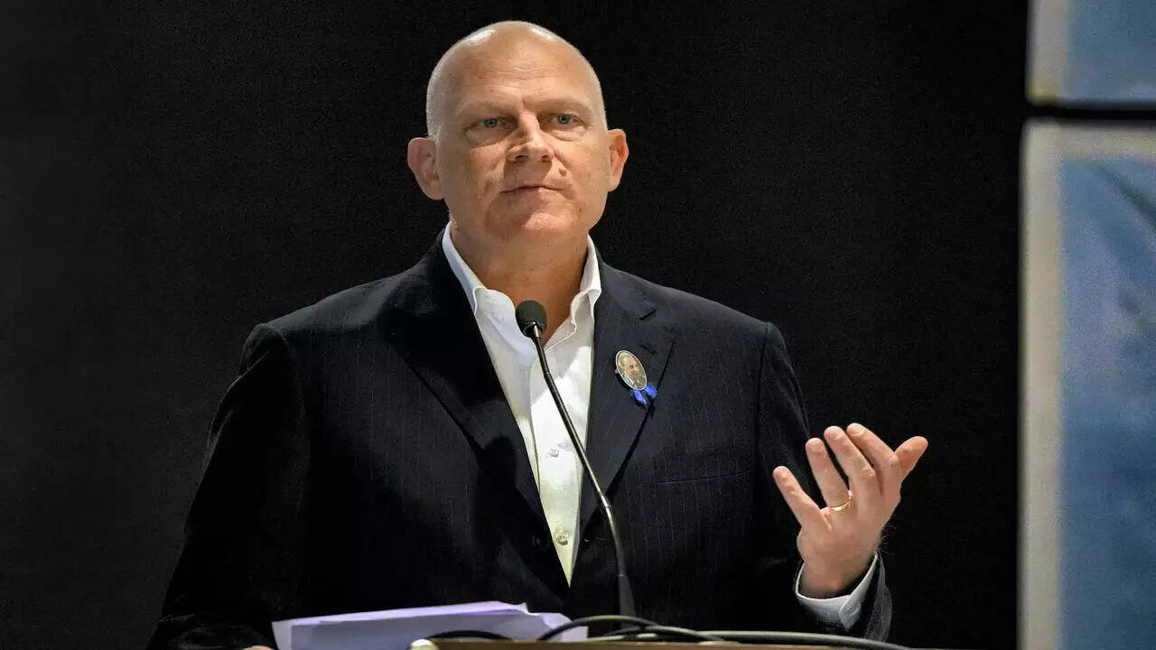 Big shake-up brewing at Air India? Reports hint at early CEO Campbell ...