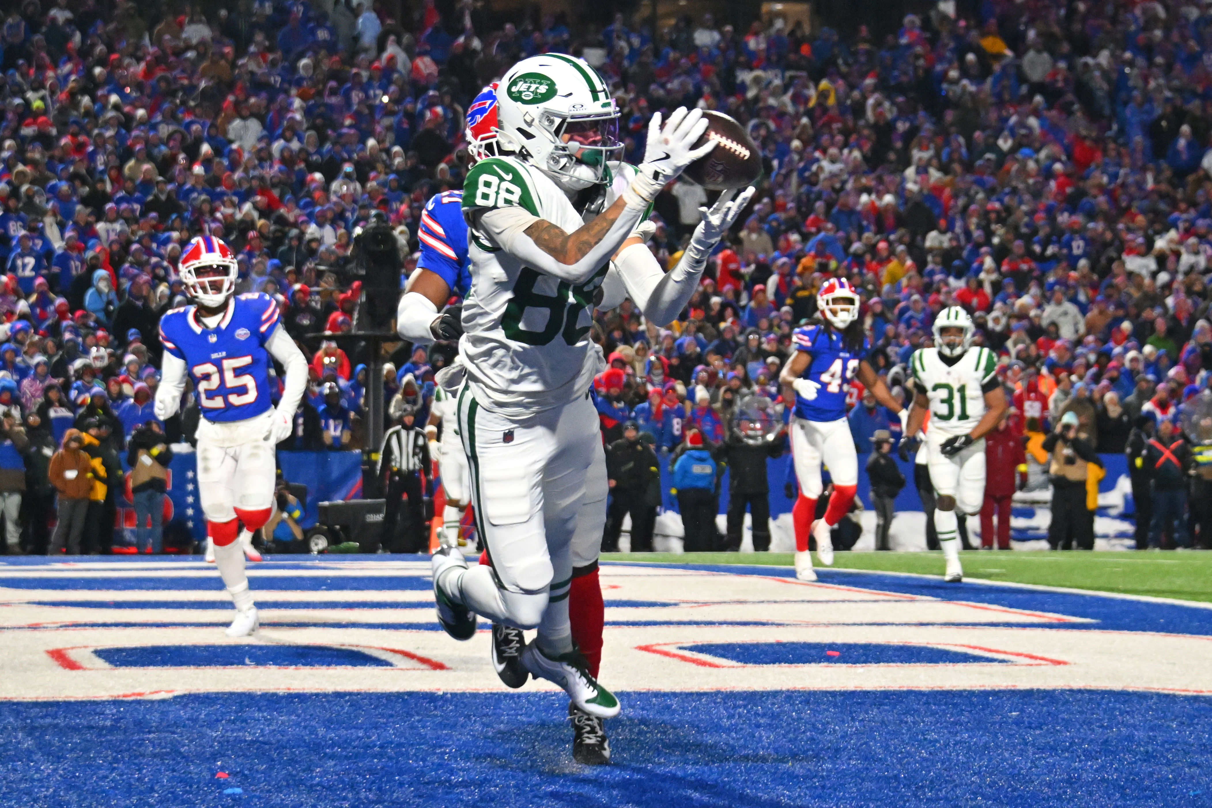 Is there a 'Monday Night Football' game on tonight in Week 18?