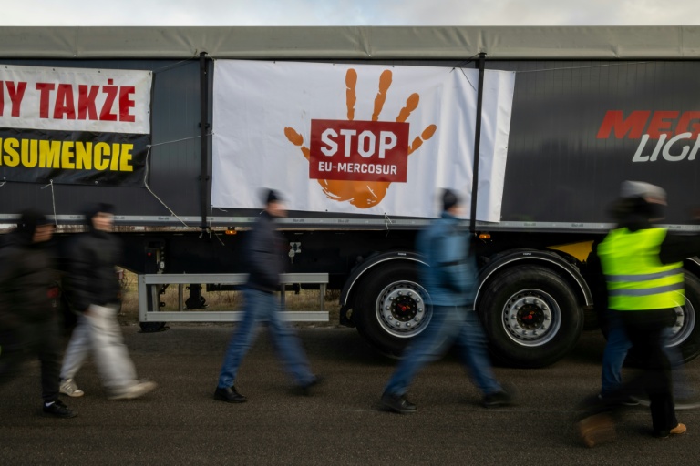UE espera assinar 'em breve' o acordo comercial com o Mercosul