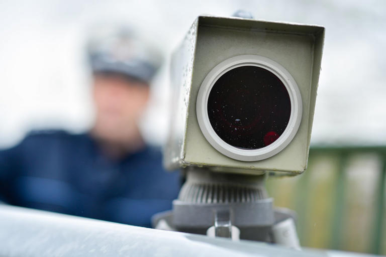 Kontrolle auf Autobahnbrücke - rund jeder Sechste zu schnell