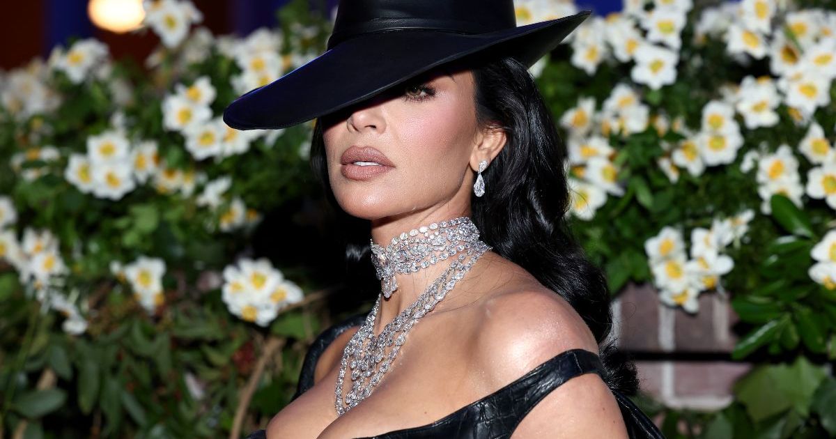 Kim Kardashian's all-black Aspen look envelops her almost fully