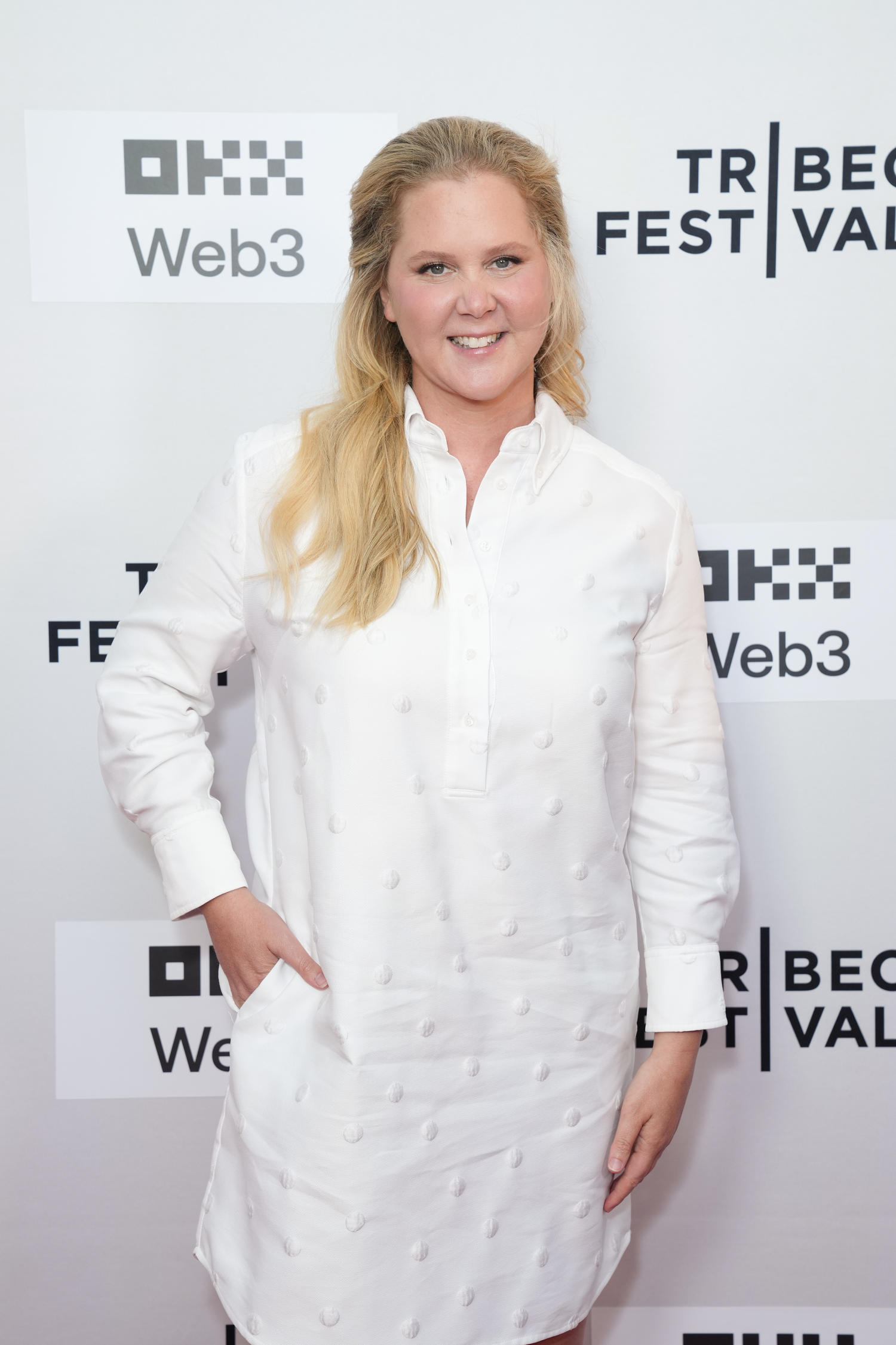 Amy Schumer posts bikini photos with her New Year's goal: 'Self care ...
