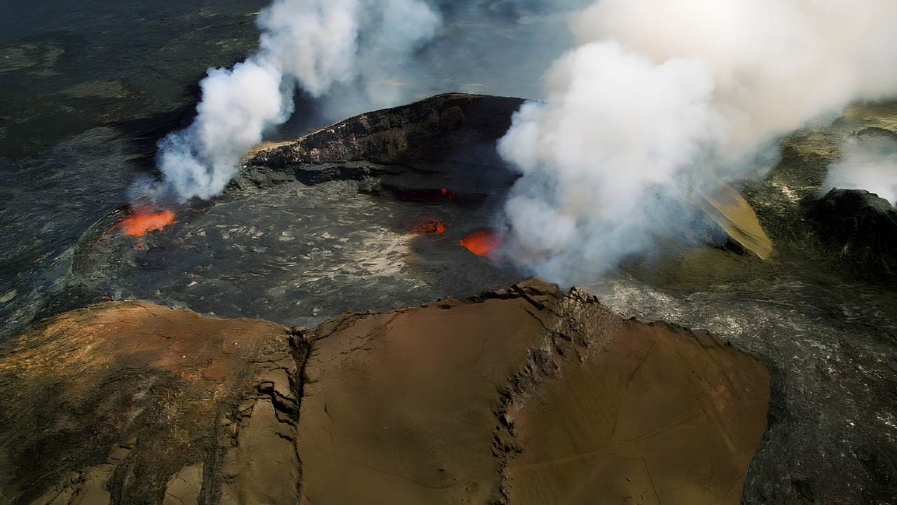 America’s ‘most dangerous’ volcano shakes 72 hours as mudflow threatens ...