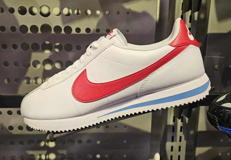 Apple's Tim Cook doubles his Nike stake