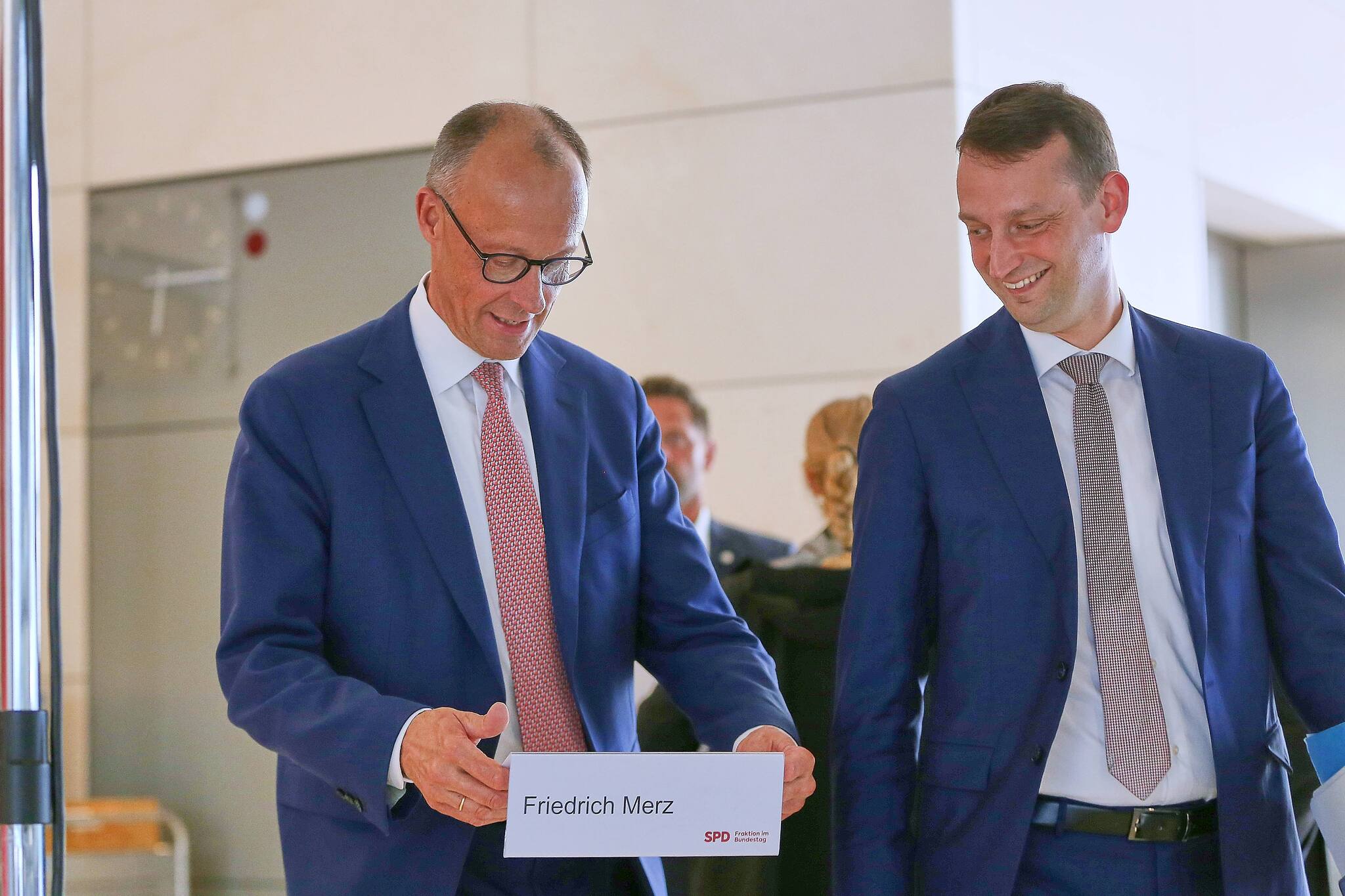Kanzler Merz tauscht überraschend seinen Büroleiter aus