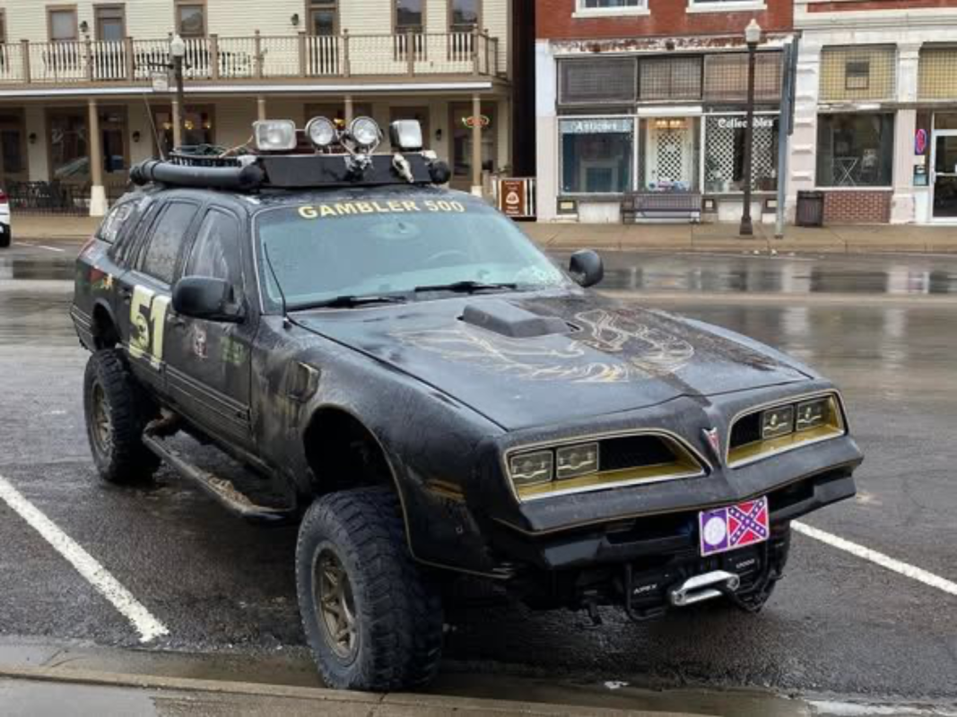 Someone turned a Pontiac Firebird into a lifted off-road wagon