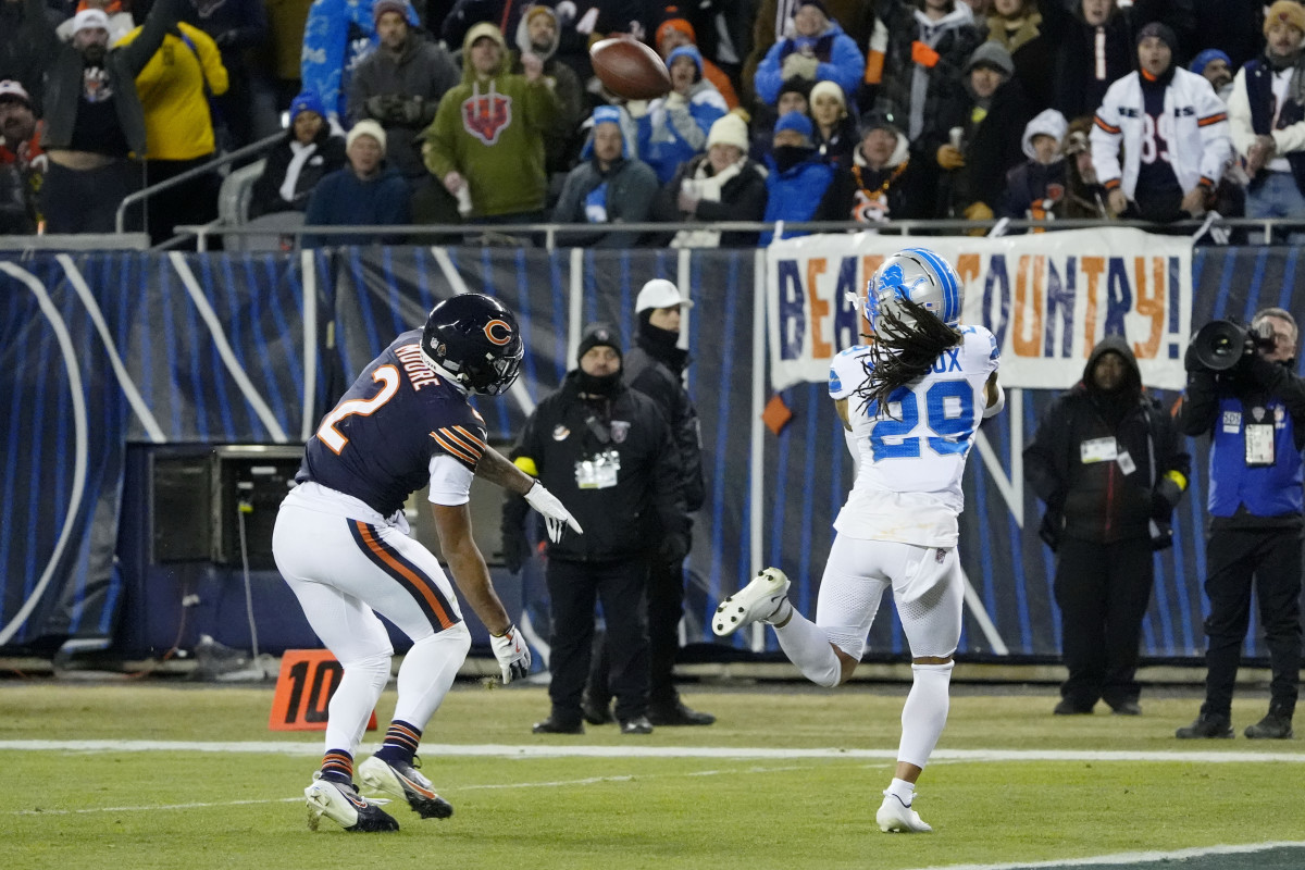 Bears Week 18 snap counts: DJ Moore runs more cardio and Dennis Allen ...
