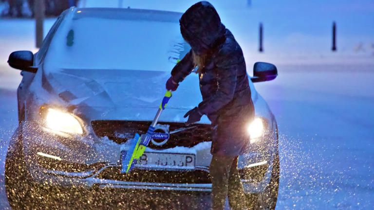 Winter driving mistakes that cause crashes on ice and snow