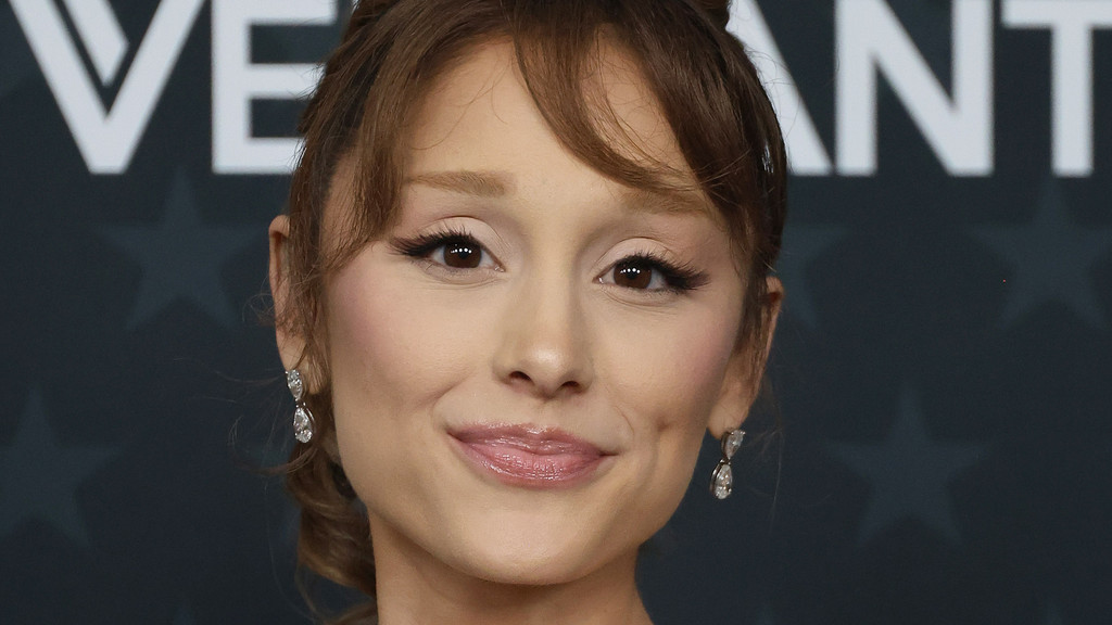 Ariana Grande teases upcoming Eternal Sunshine tour