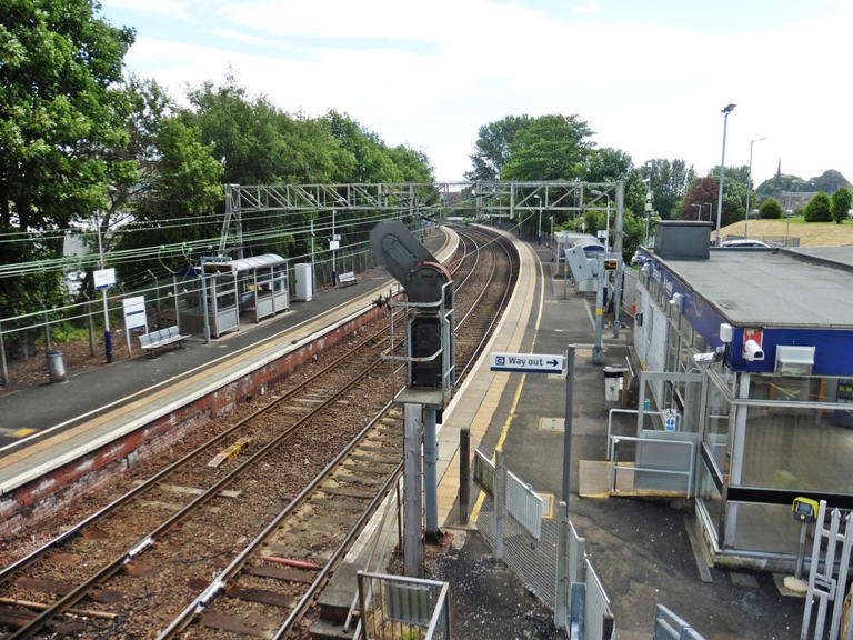 West Dunbartonshire's busiest train stations 2025: 13 busiest railway ...