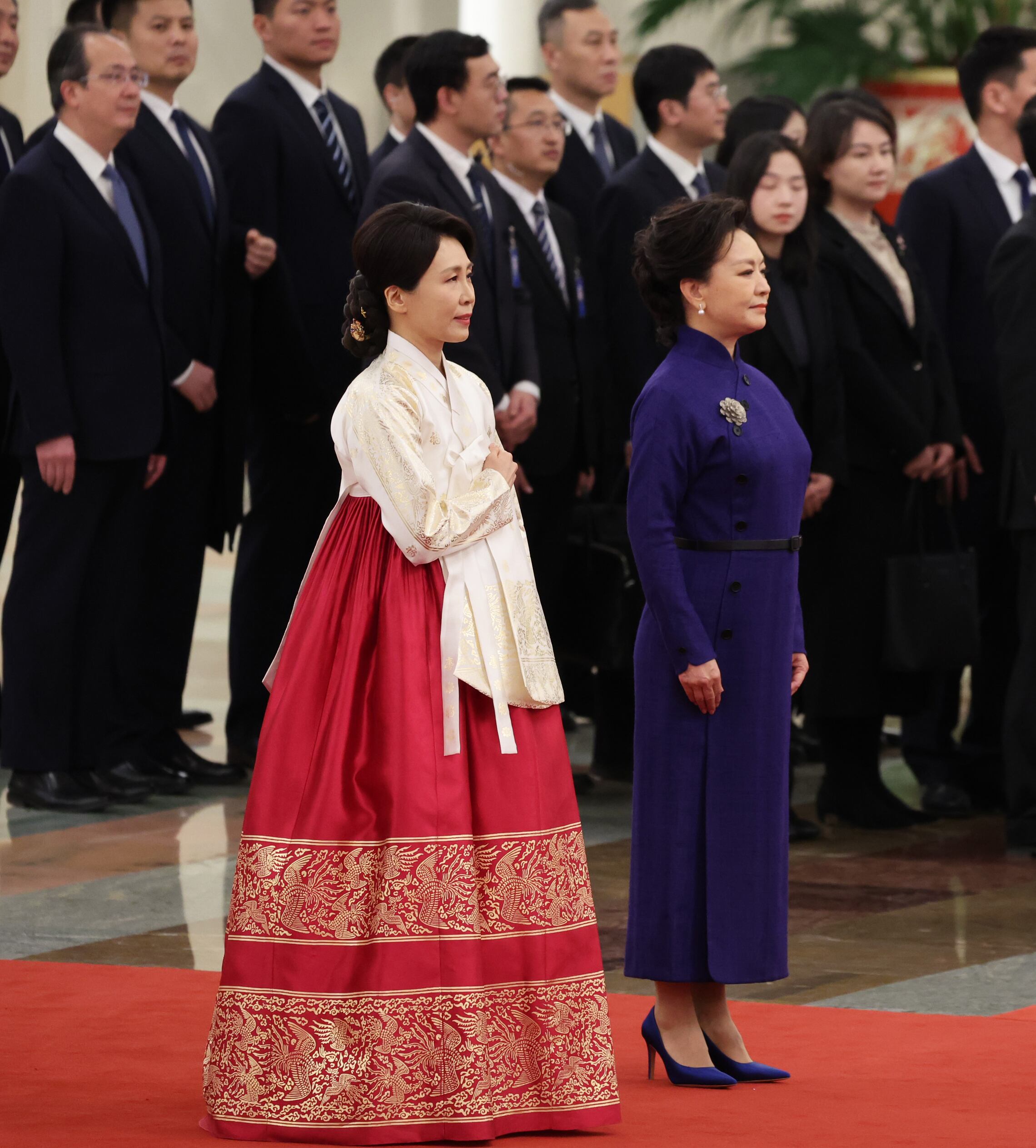 First lady Kim calls Peng Liyuan 'longtime fan' during Beijing meeting