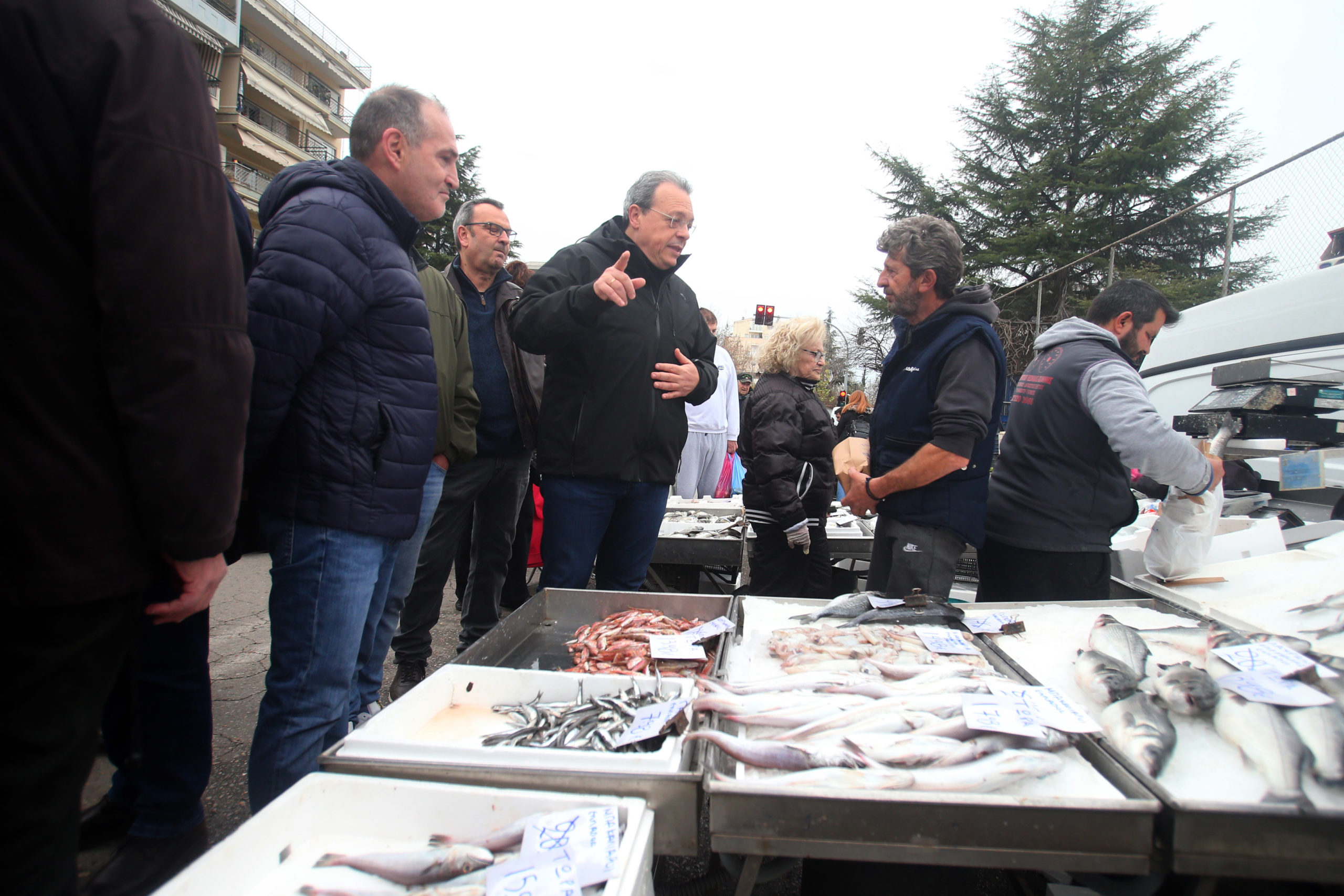 Φάμελλος: «Η κυβέρνηση εξαπάτησε τις λαϊκές αγορές – Στέλνει τους ...