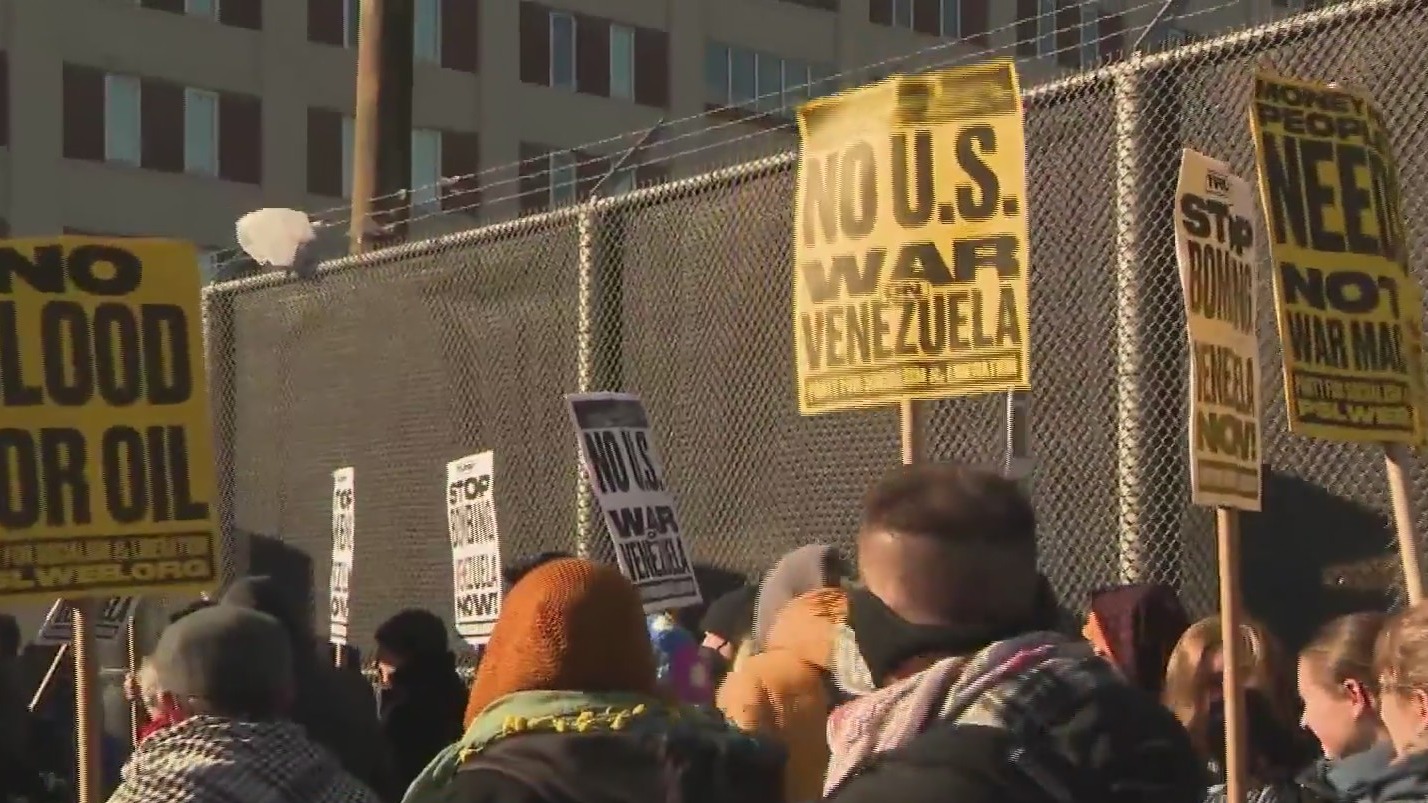 Protesters rally at NYC courthouse ahead of Maduro’s arraignment