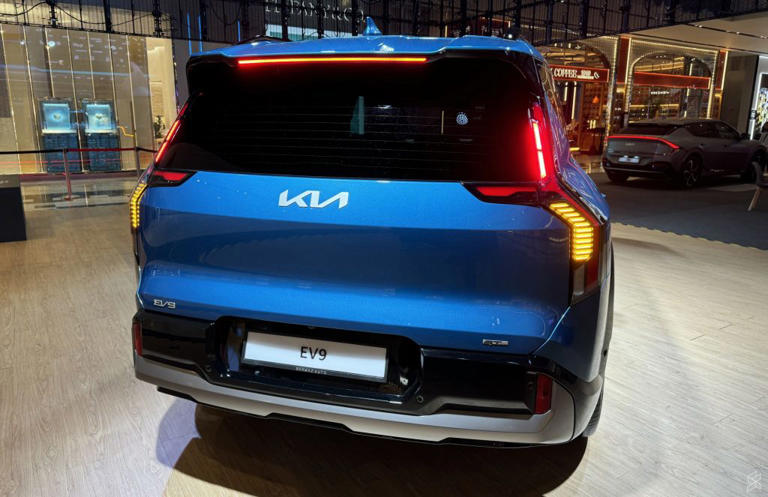Kia EV9 GT-Line now available from RM248,888. Best value 7-seater 800V ...