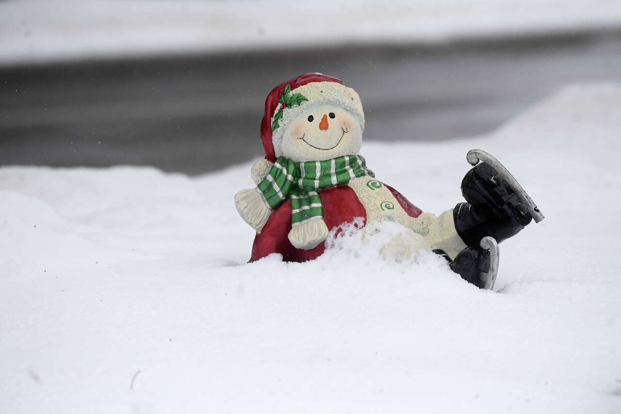 Snow arrives in Connecticut Monday before warm-up. Here's when it ...
