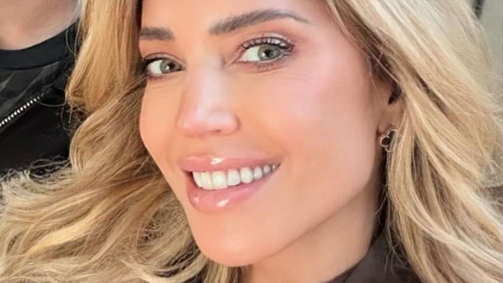 Sylvie Meis luidt 2026 in met een knalpaarse bikini op Instagram