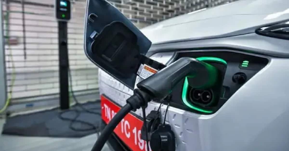 Delhi EV policy 2.0: Subsidy for women, Rs 1 lakh incentive for 4-wheelers