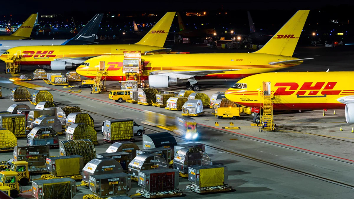 How are F1 cars shipped between countries?
