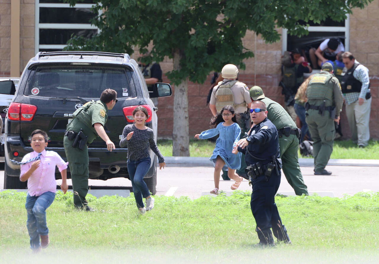 Trial starts for ex-cop charged with abandoning victims of Uvalde ...