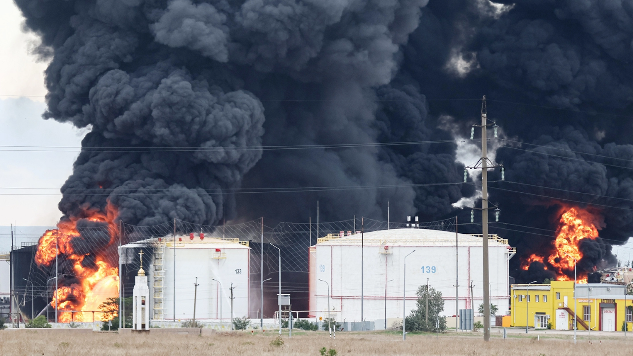Ukraine torches $1.76B Russian oil refinery 1,000 km inside Russia ...
