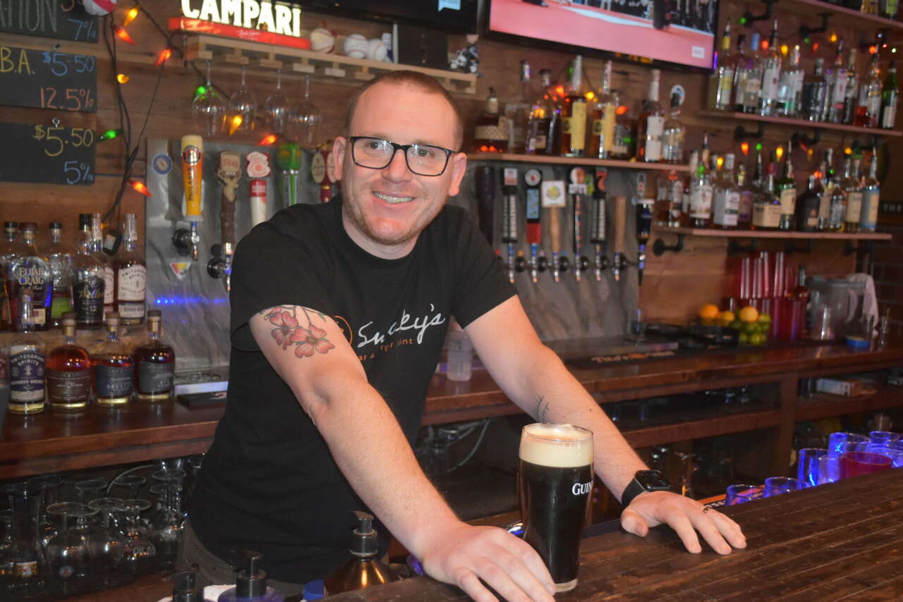 Sneaky’s Bar & Burger Joint begins remodel, serves to-go burgers from ...