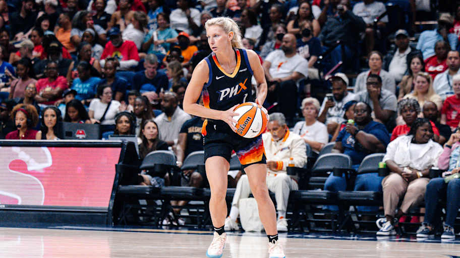 Mercury's Held shoots light out, helps DePaul win