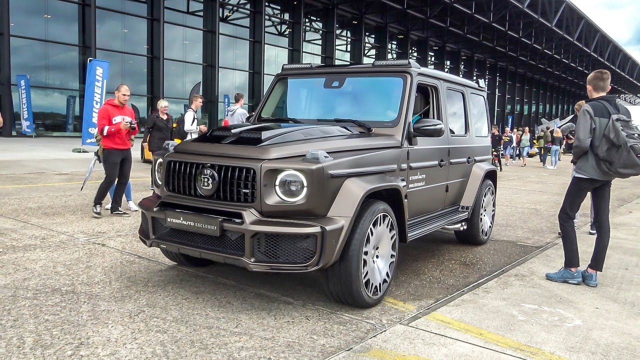 Fast accelerations of a BRABUS 700 G63 AMG