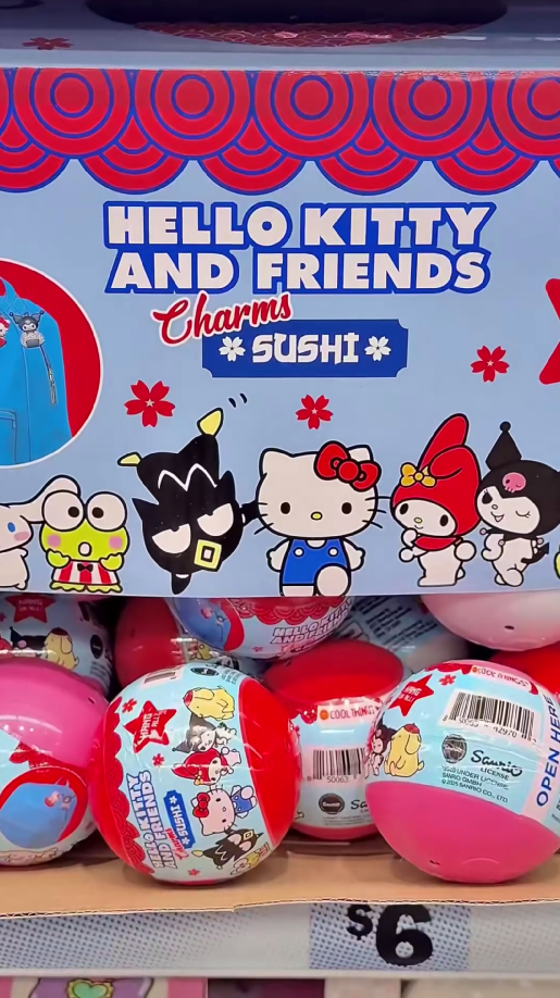 Collecting Hello Kitty sushi charms – blind box fun