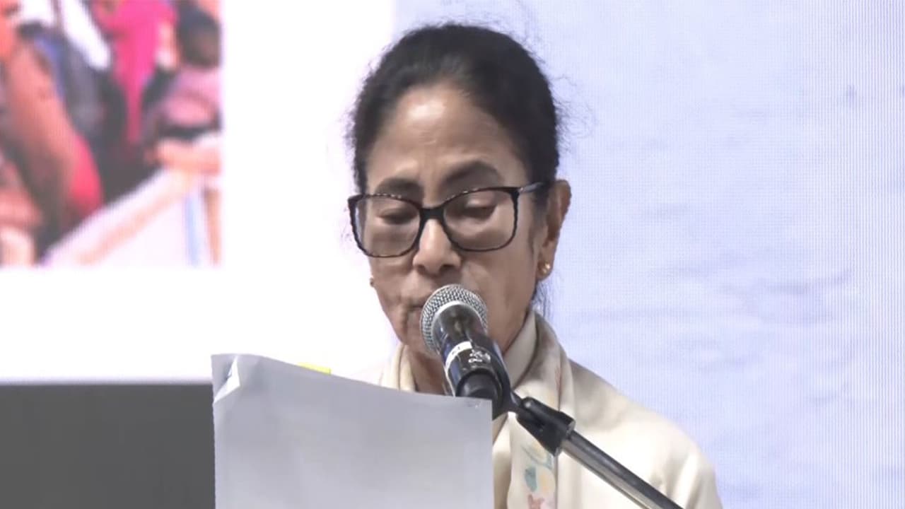 Mamata Banerjee slams ECI, says poll body is 'running on WhatsApp'