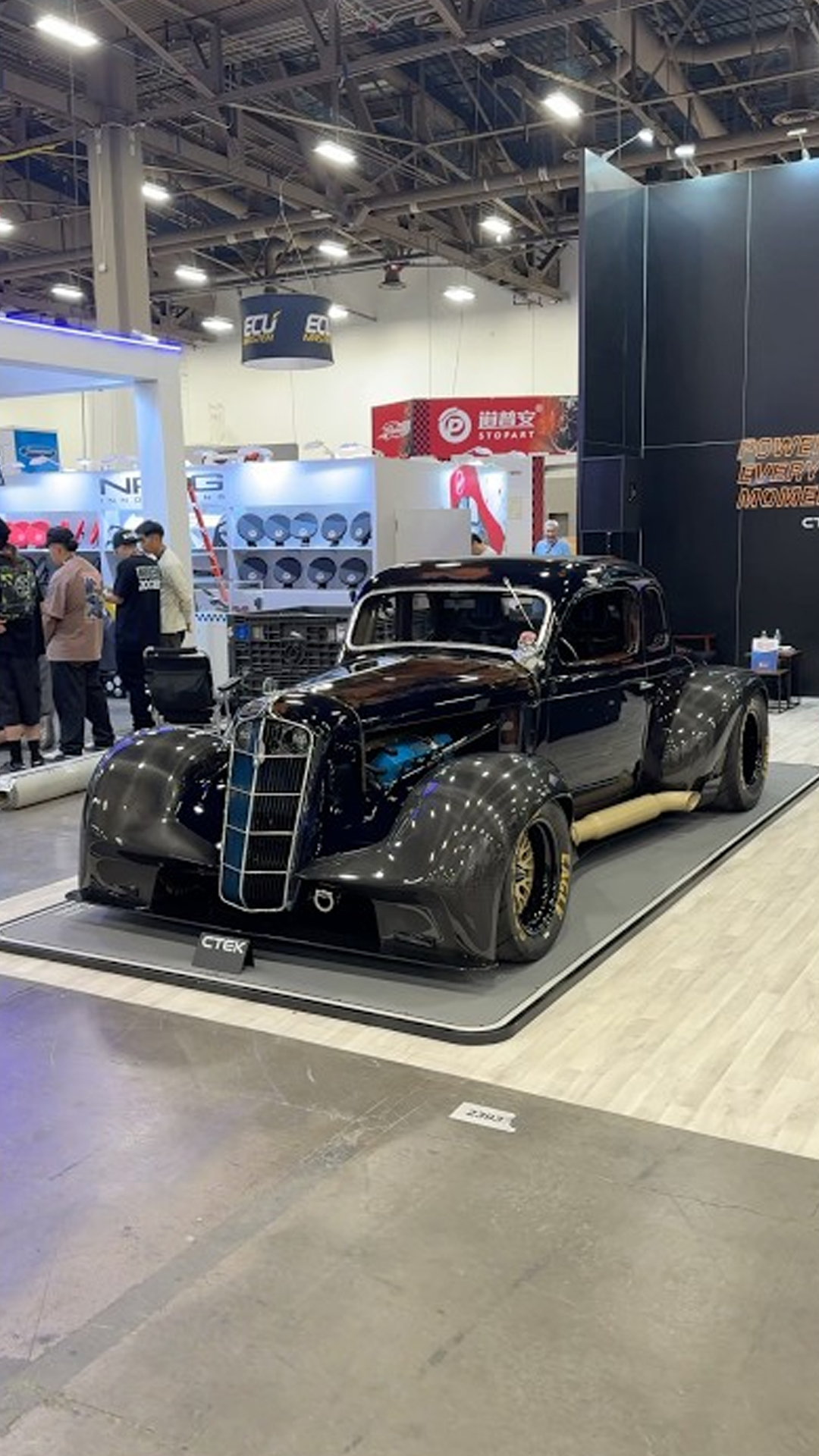 800HP V10 powered 1935 Plymouth hotrod