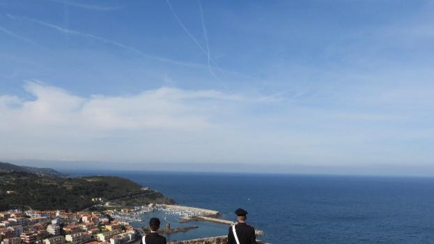 Marijuana, eroina e cocaina in auto e in casa: un arresto a Castelsardo