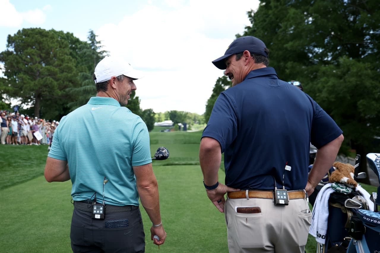 Comcast stock slips. Why it’s taking a hit from the Versant spinoff.