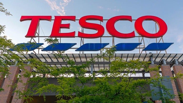 Tesco is bringing its iconic 90s Value logo back