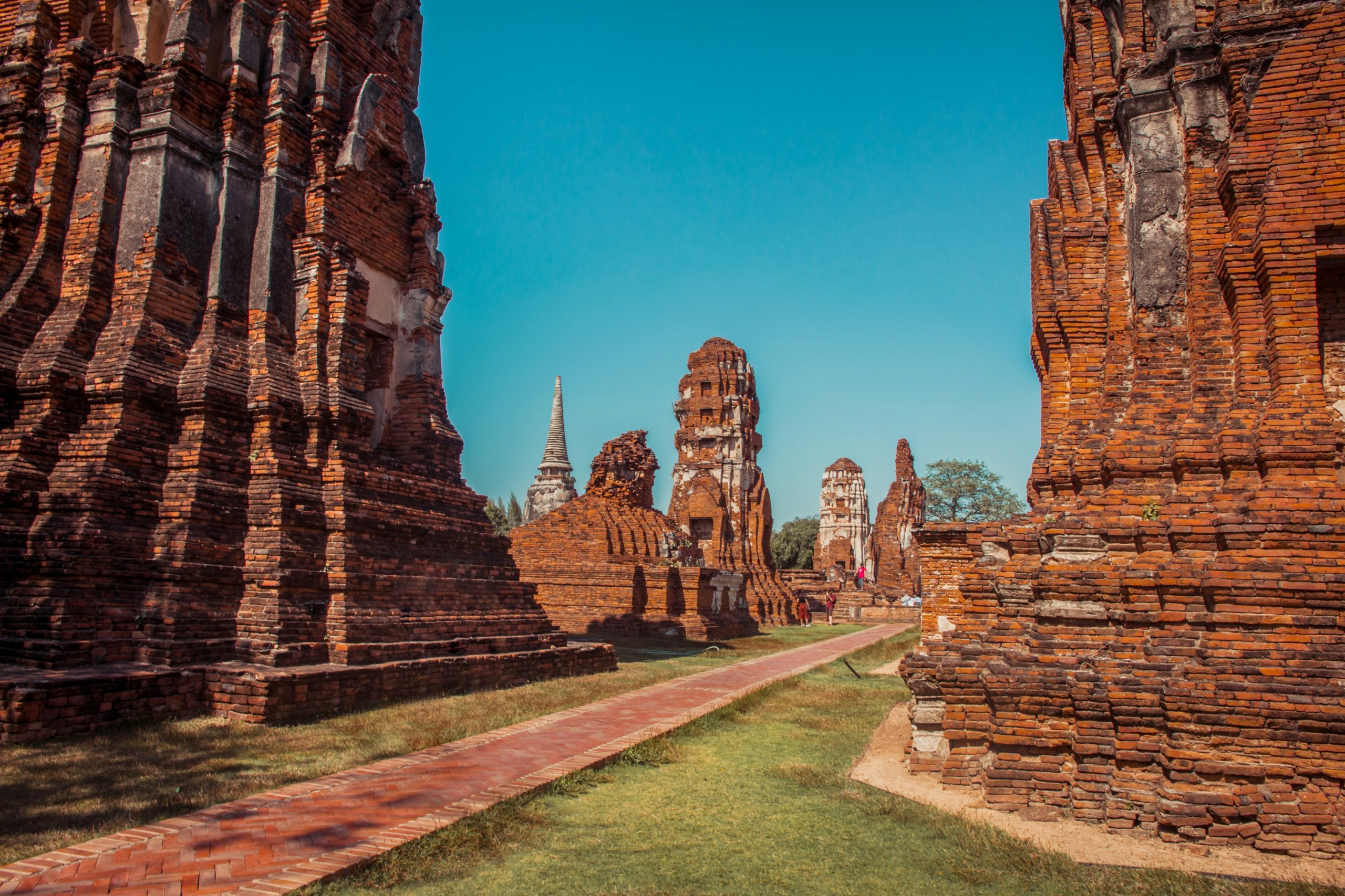 Historic temples in Ayutthaya to tour