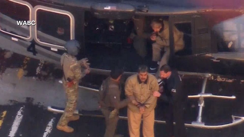 Maduro and his wife transported to court