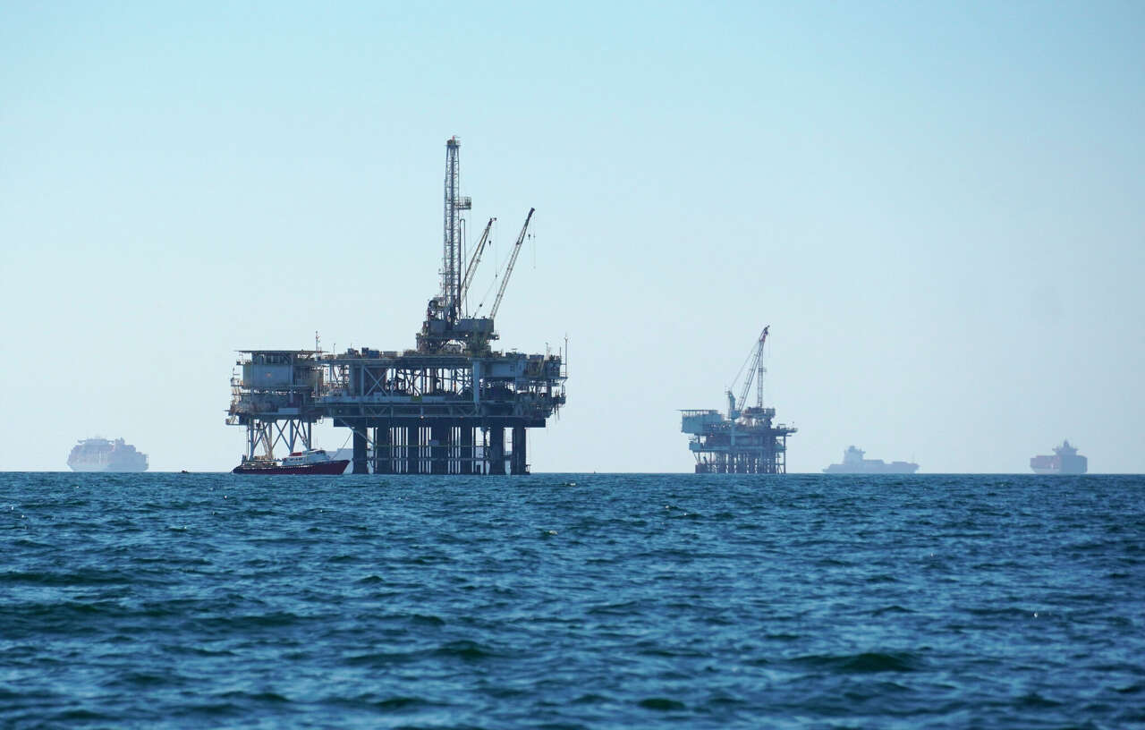 Trump's plan to open California's coastline to oil drilling threatens ...