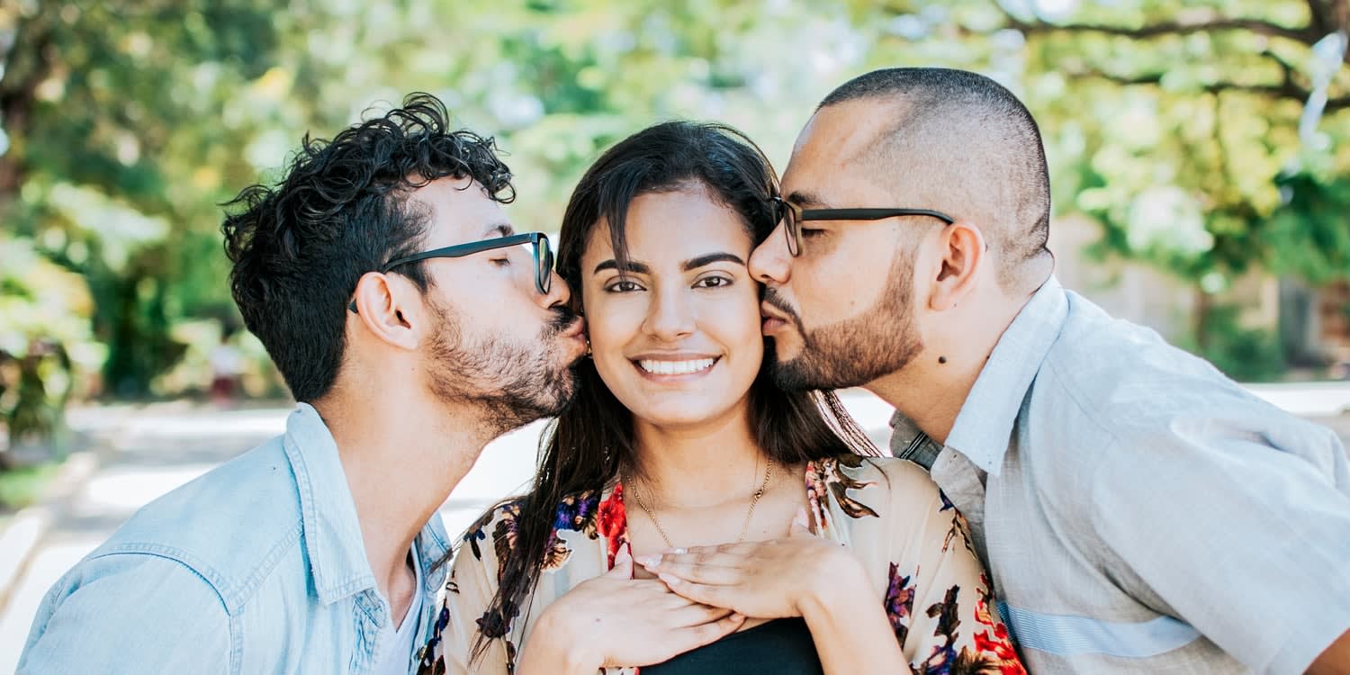 Major review challenges the "monogamy-superiority myth"