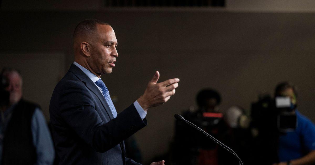 No, Hakeem Jeffries did not try to tip off Venezuela about the military ...